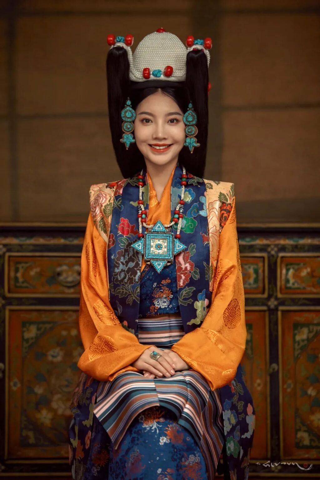 Majestic Attire and Significance of Tibetan Traditional Clothing