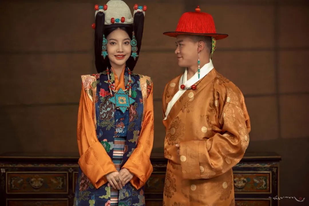 Majestic Attire and Significance of Tibetan Traditional Clothing