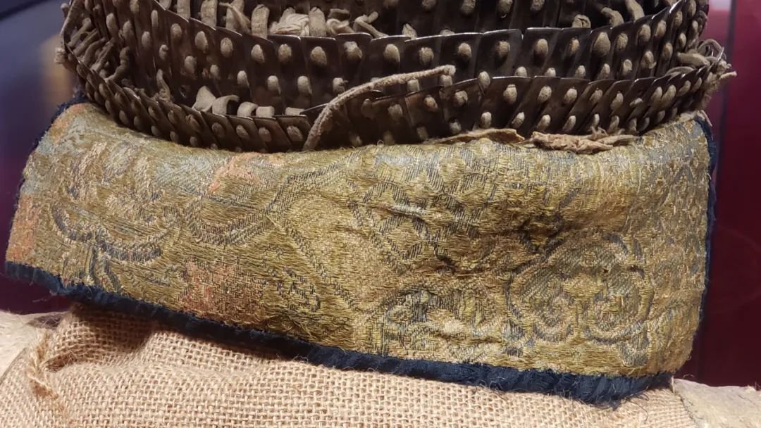 The Last Relic of Great Kublai Khan: The Iron Armor in Tibet